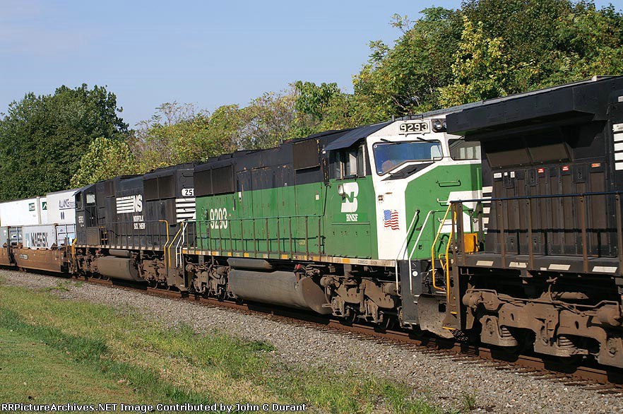 BNSF 9293 24V @0955hrs